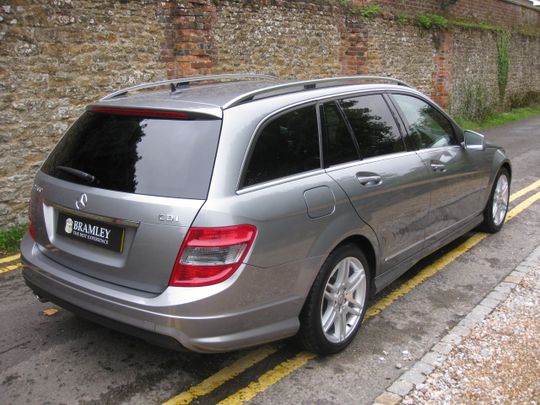 Mercedes-Benz C200 Blue Efficiency CDi Sport Estate 2010 | Surrey Near ...