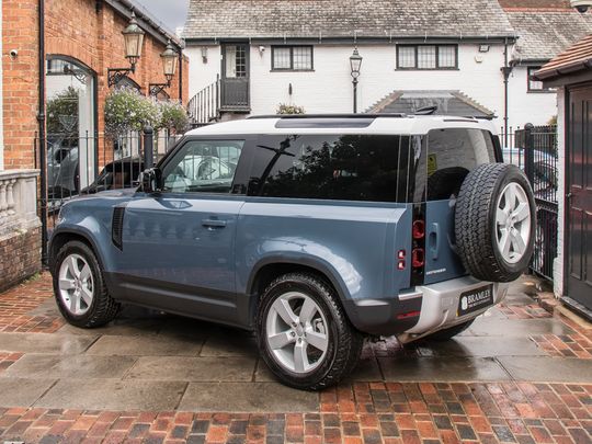Land Rover Defender 90 D250 SE 2021 | Surrey Near London Hampshire ...